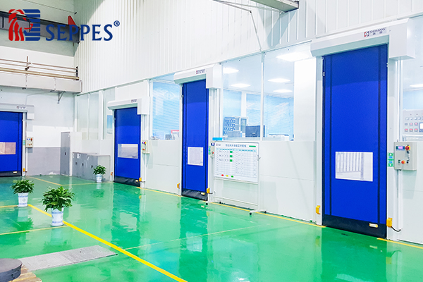 Cleanroom fast doors for the food industry - High speed door